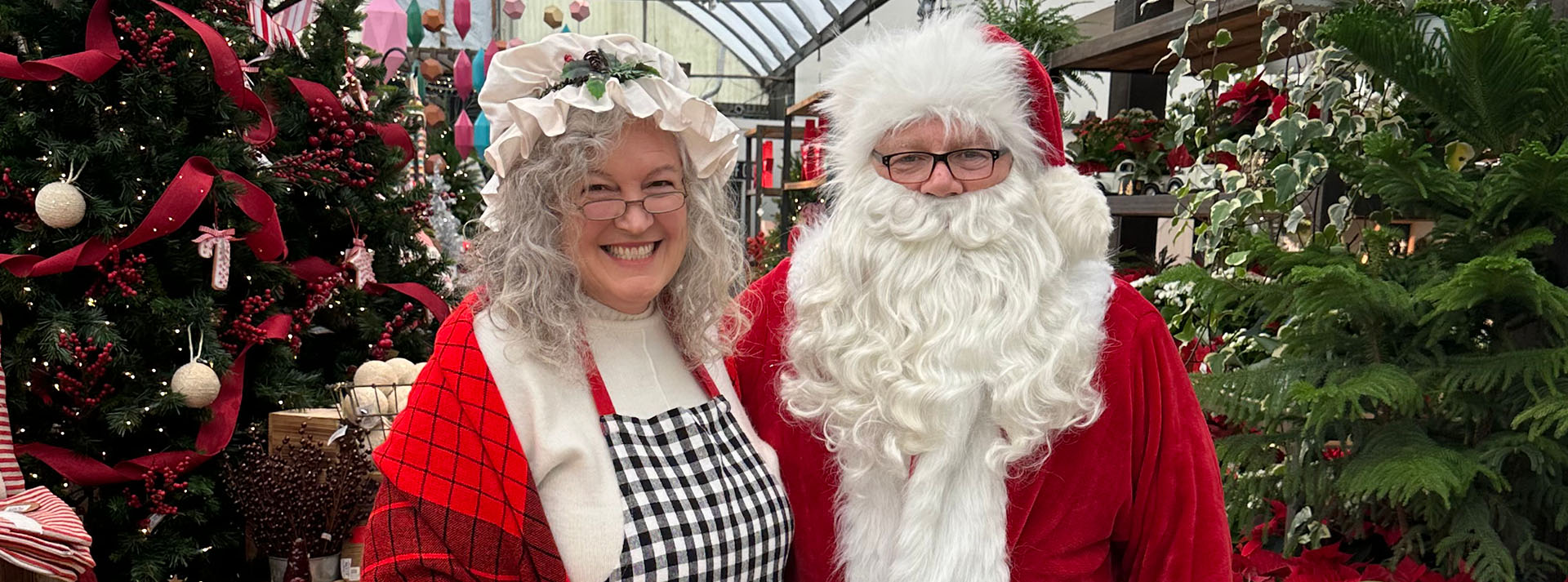 Photos with Santa and Mrs Claus Sat Dec 13 2025 | Arts Nursery Garden ...