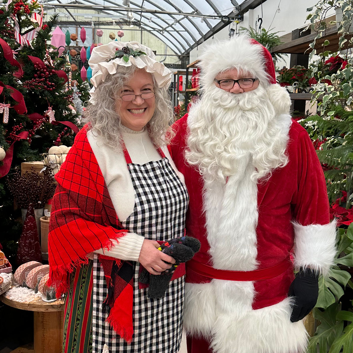 Photos with Santa and Mrs Claus Sun Dec 14 2025 | Arts Nursery Garden ...